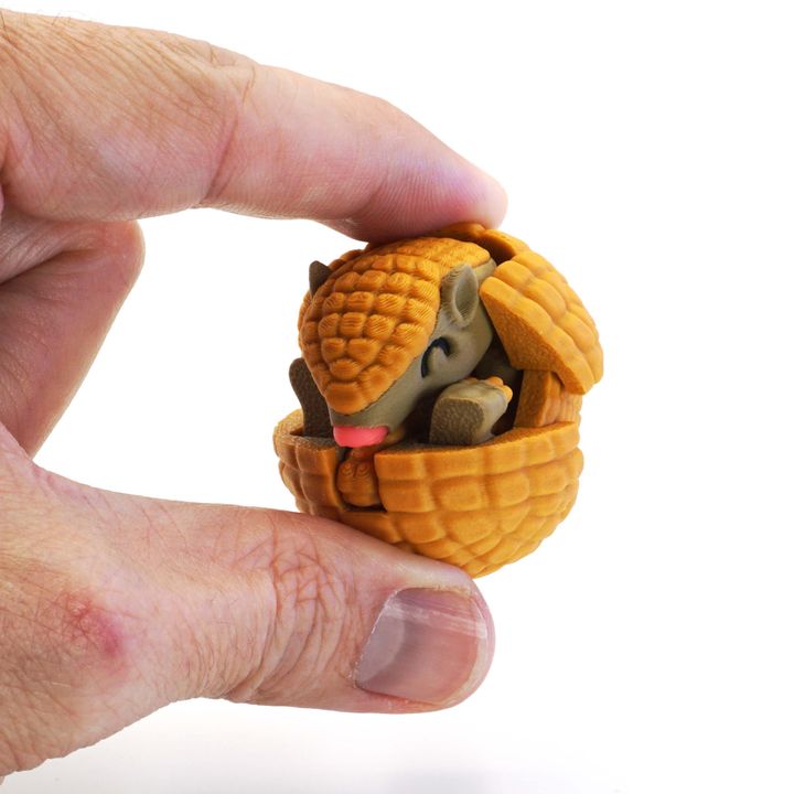 3D Printable Articulated Armadillo by McGybeer
